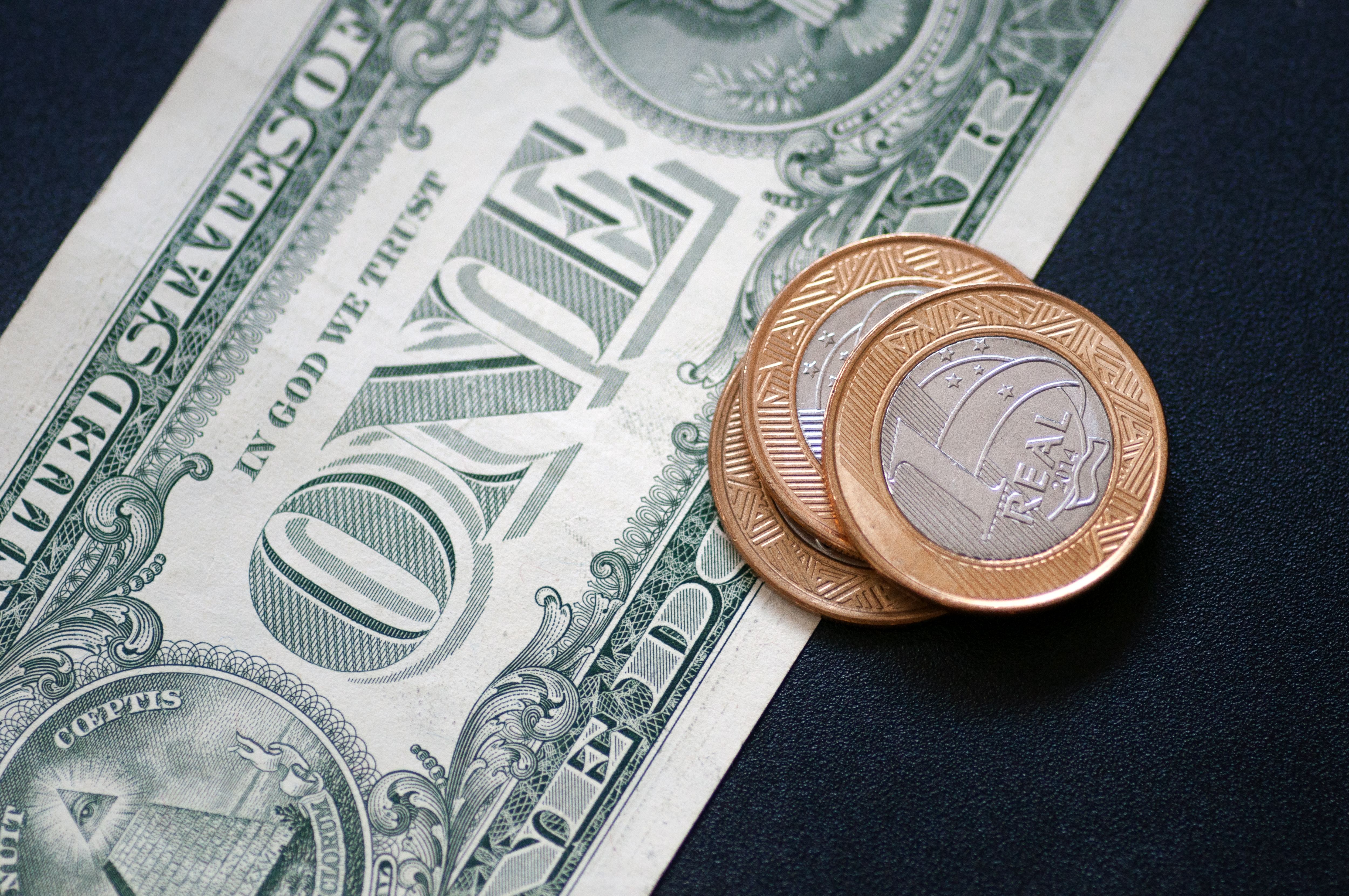 US Dollar Forecast: USD Dump Extends on Fears of 3 Fed Cuts This Year