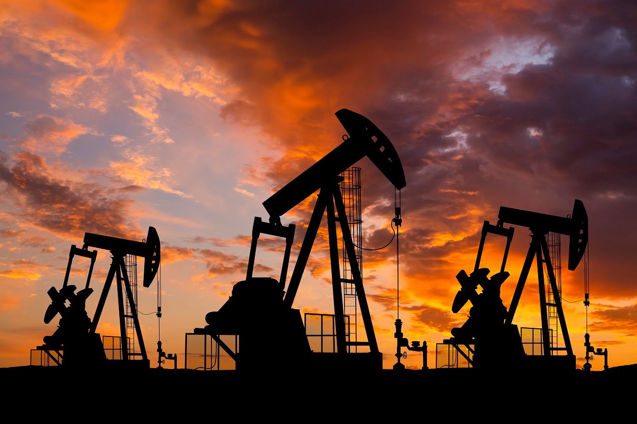 Crude Oil Weekly Outlook: Market Sentiment Adds Further Pressure on Oil ...